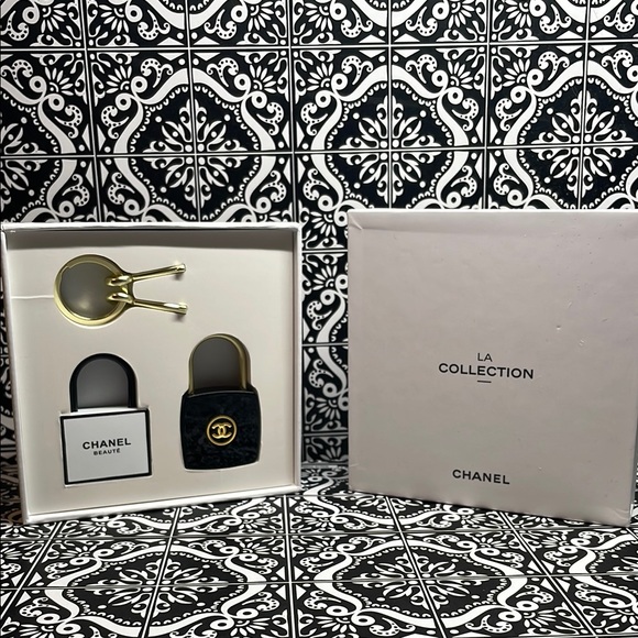 CHANEL | Accessories | Chanel La Collection Locks And Keys Set Nwt ...